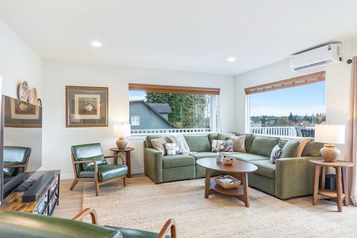 Stylish Family Retreat - Lake Stevens, WA