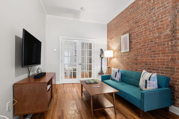 Quaint Apt With A Garden In Downtown Jersey City - Hoboken, NJ