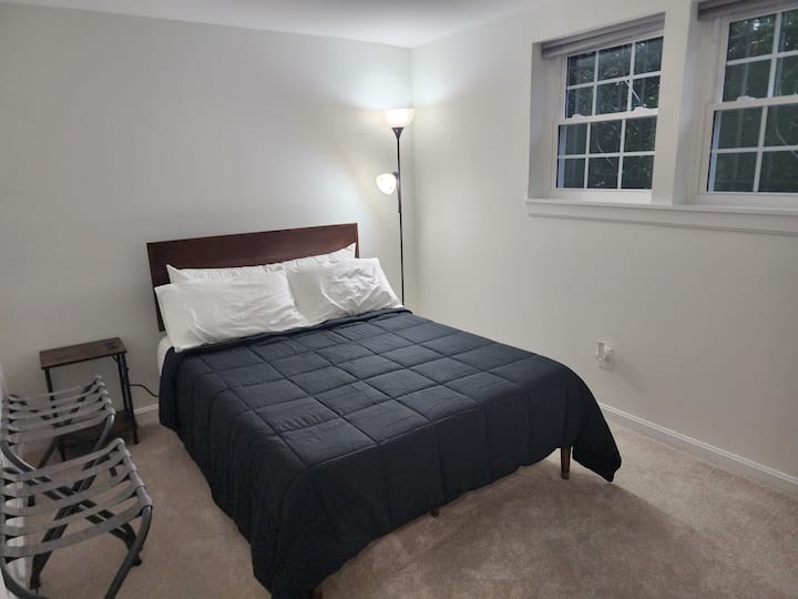 Cozy Retreat In Falls Church! - Fairfax, VA