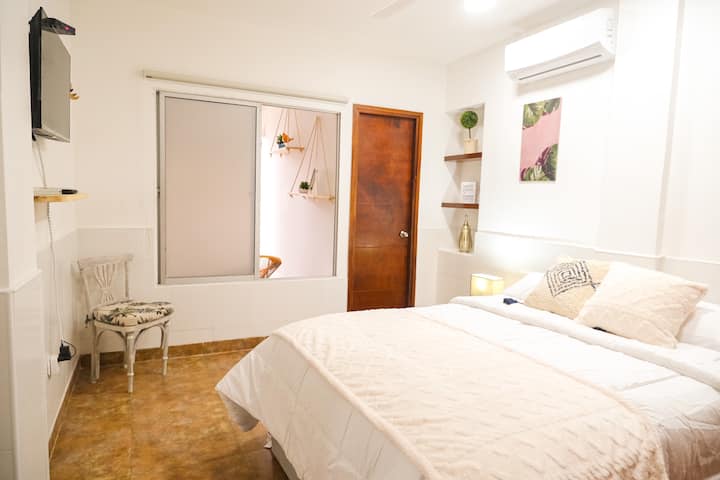 Confortable Habitación 2 - Casa Los Pinos Piso 1 - Cartagena