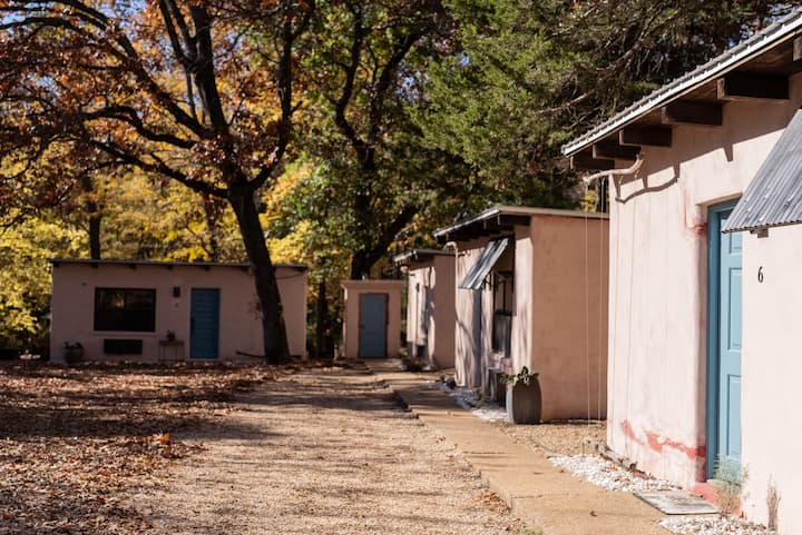 Blue Doors At Tenkiller Casita #2 (1 King Bed) - Greenleaf Lake, OK