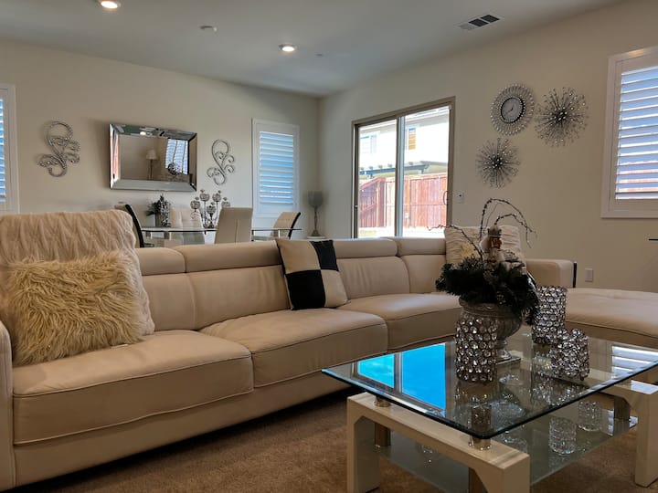 Charming 4br/3ba Home In Menifee - Menifee, CA