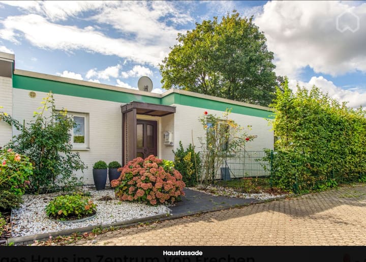 Chic Und Gemütlichkeit Mit Kamin - Frechen