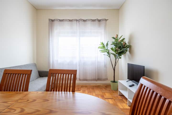 3-bedroom Apartment Next To Bom Sucesso - Oporto