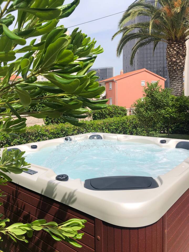 New Apartment - Jacuzzi, Terrace & Box Spring Bed - Split
