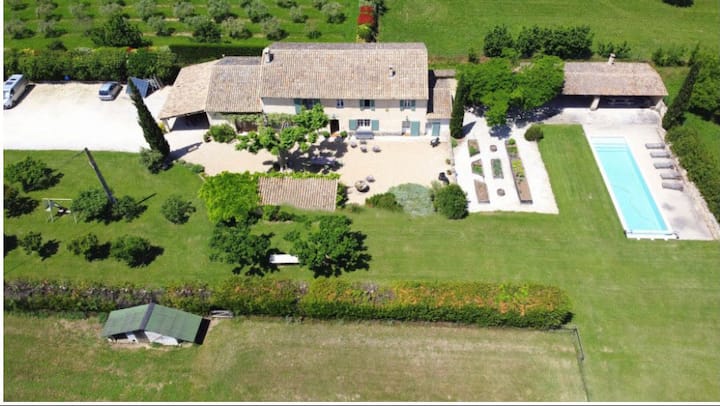 Maison De Charme à La Campagne - Fontaine-de-Vaucluse