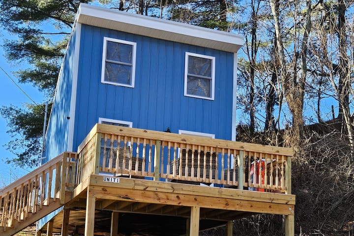 Experience The Hawthorne's Charm - Claytor Lake, VA