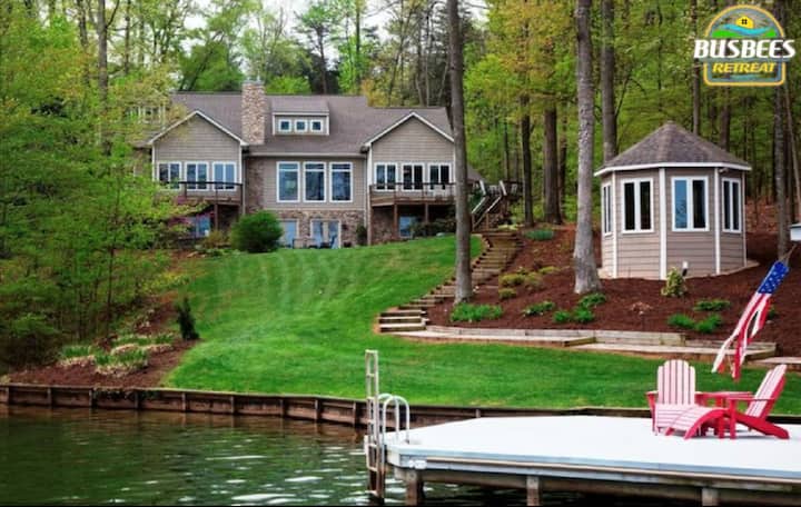 Private Cove Lake Front Home! - Lake Anna, VA