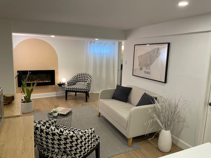 Arch House: Perfectly Positioned Toronto Getaway - Toronto