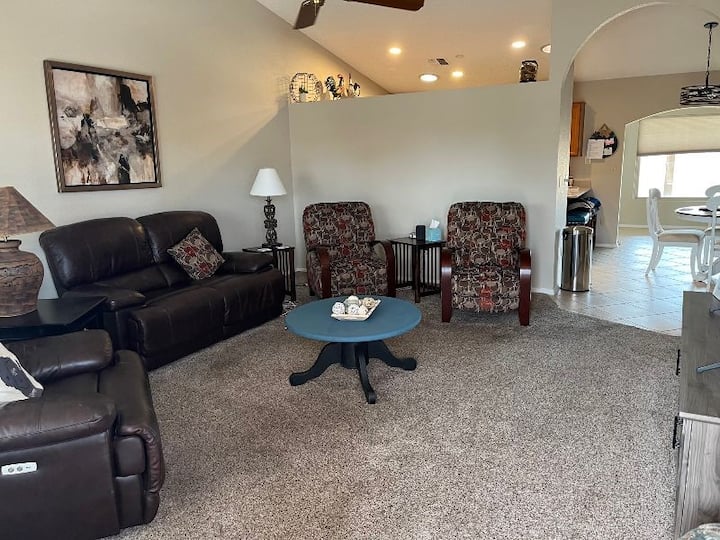 Cozy Single Family Home, 55+ Y/o - Mesa, AZ