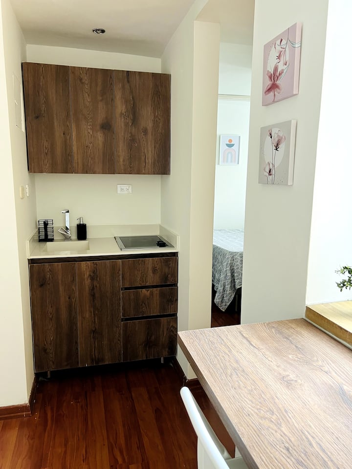 Cozy Little Apartment In Poblado With Parking - Medellín