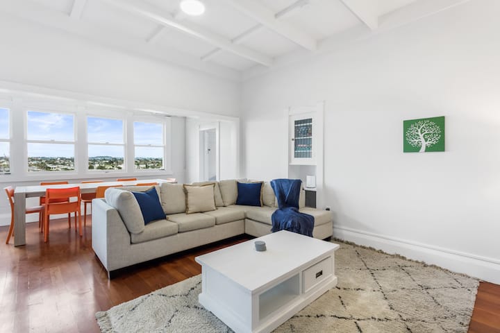 Exquisite Family Home - Auckland
