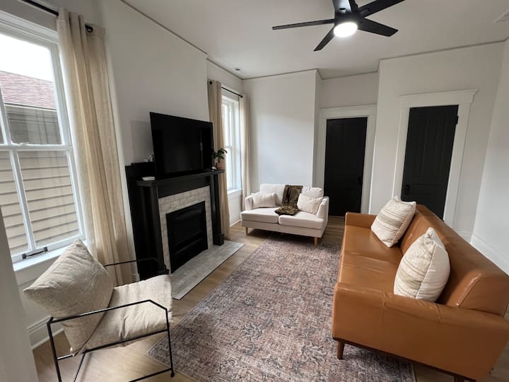 Cozy & Spacious 4 Bedroom Paristown Hideaway - Louisville, KY