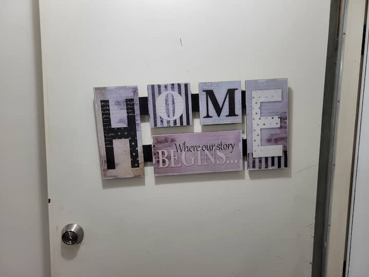 Home Away From Home Entire Home 3 Bedrooms 4beds. - Edmonton