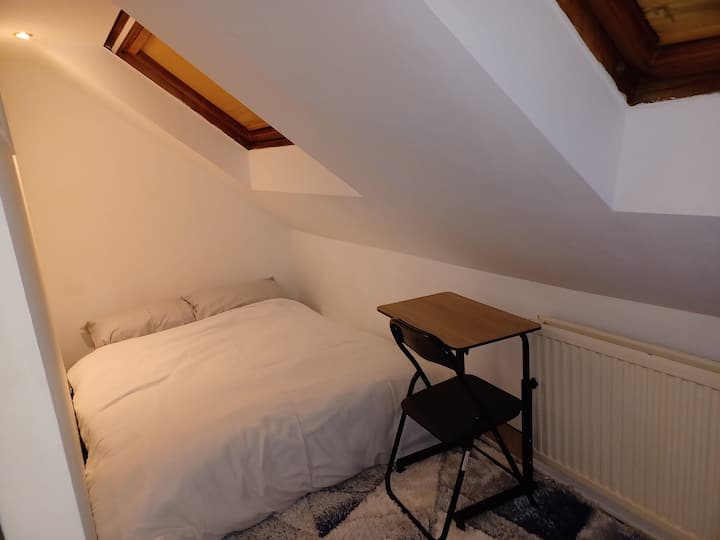 Byron View House 3 - Luton