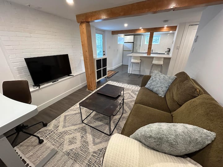 Private 1br Garden Suite - Saanich