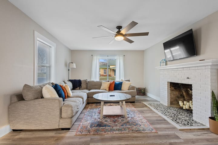 Elle•house - Siloam Springs, AR