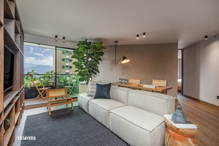 Lavish 2br Condo Near Tesoro | Ac | Jacuzzi - Medellín, Colombia