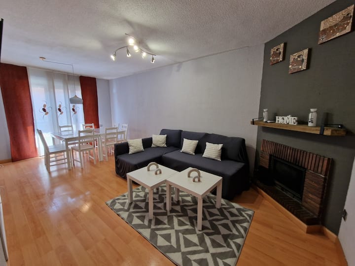 Team Stay: 4br Chalet W/ 8 Beds & Garden - Daganzo de Arriba
