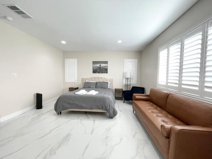 Disney & Convention Private Master Luxury Suite - Garden Grove, CA