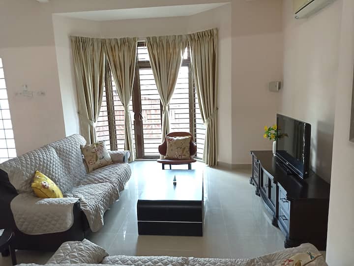 Nomad Eden - Master Bedroom With 300mbps Internet - Batu Ferringhi