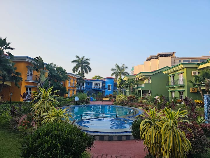 Colva Palm Escape: Spacious 2bhk, Pool View - Goa