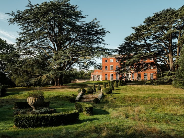 Wilde Cedar; Stunning Georgian Mansion W/ Pool - Bracknell