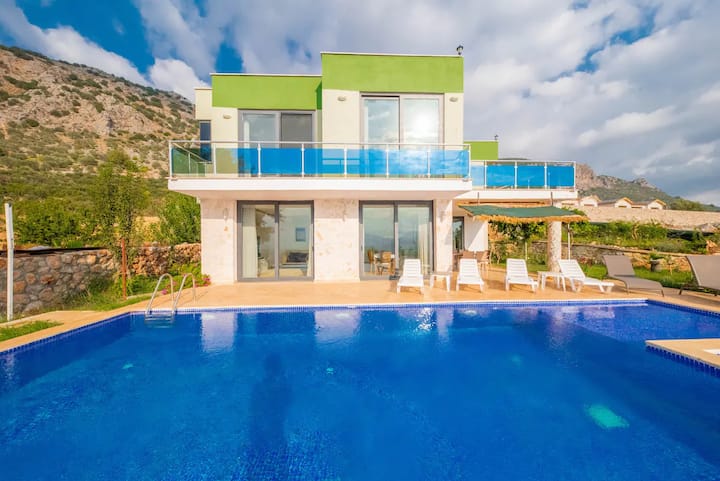 Villa With Amazing View And Pool - Aklar