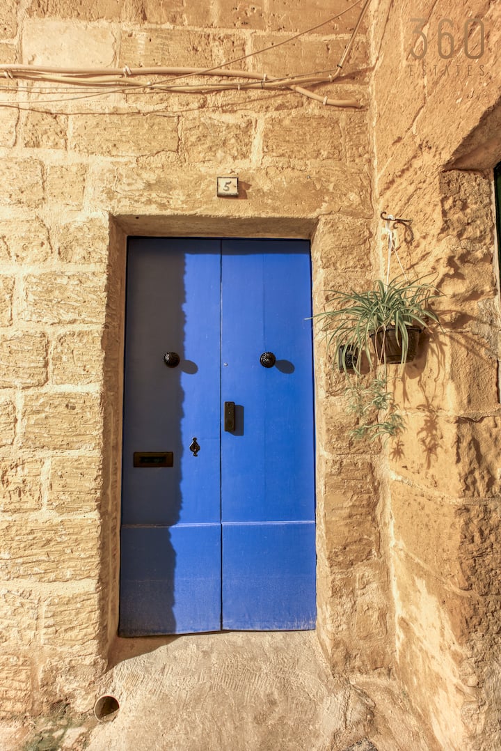 Lovely 1br Studio Home In Quiet Town Of Zejtun - Malta International Airport (MLA)