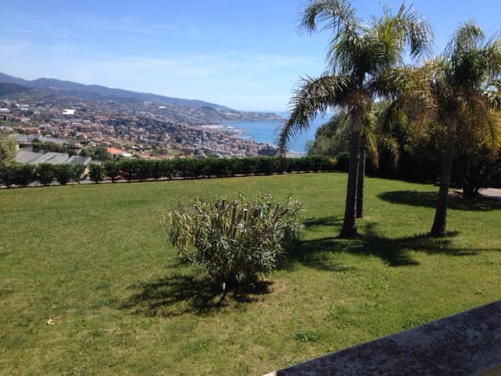Charmante Villa Vue Sur La Mer Avec Jacuzzi - Sanremo