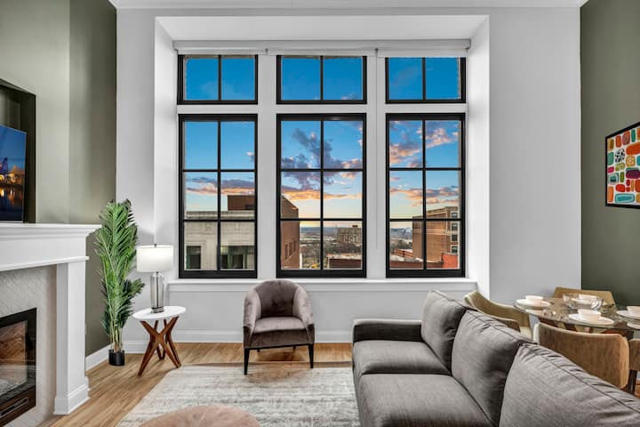 Luxury Condo In Playhouse Square: Walkers Paradise - Cleveland, OH