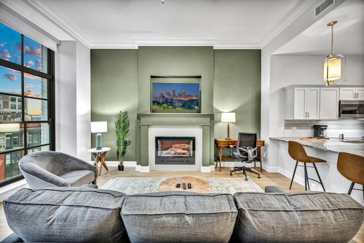 Stunning Luxury Downtown Condo In Playhouse Square - Cleveland