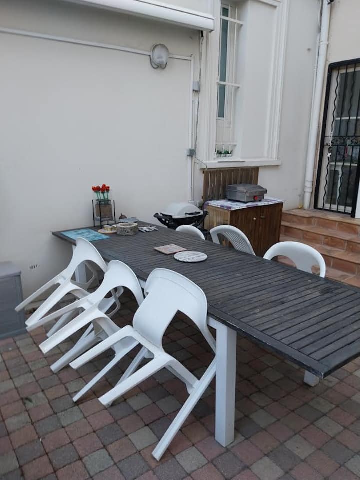 Chambre 2 Lits 90 Séparés Avec Douche Et Wc Prives - Cannes