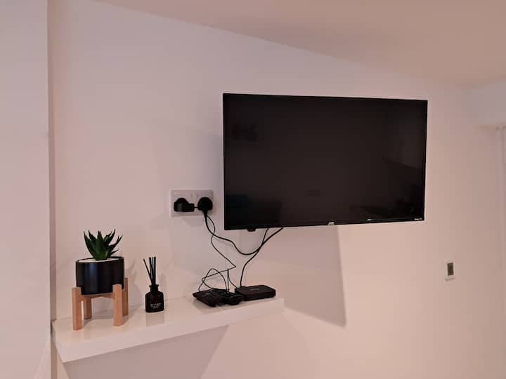 Brand New Studio Apartment - Buckinghamshire