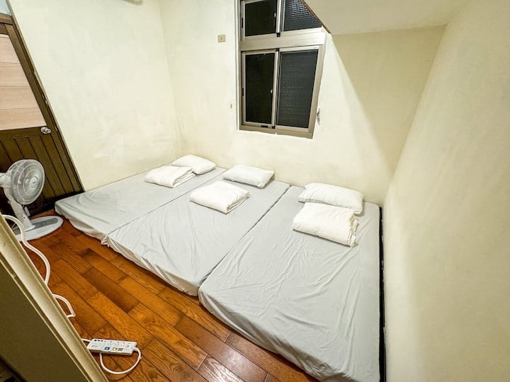 海邊度假(2-3人)(通鋪, Co-sleeping Bed) - 基隆市