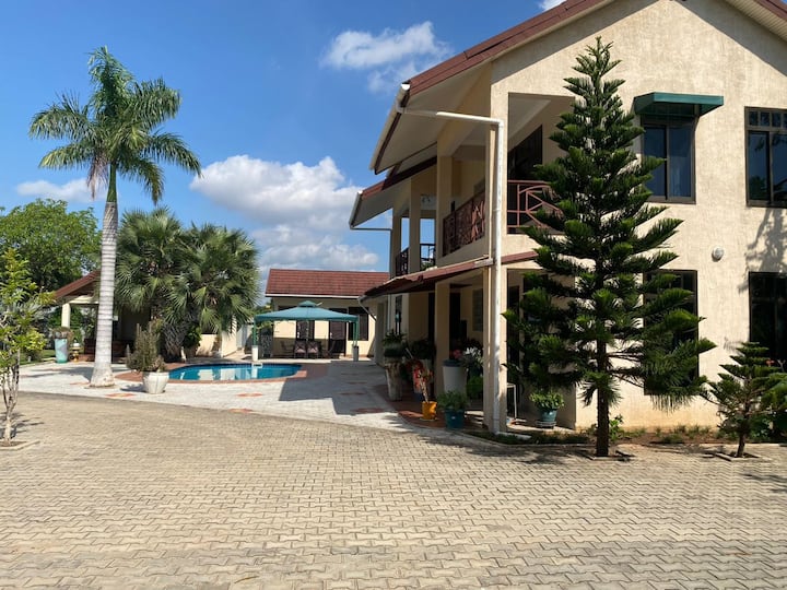 Cozy 5 Bedroom House - Dar es Salaam