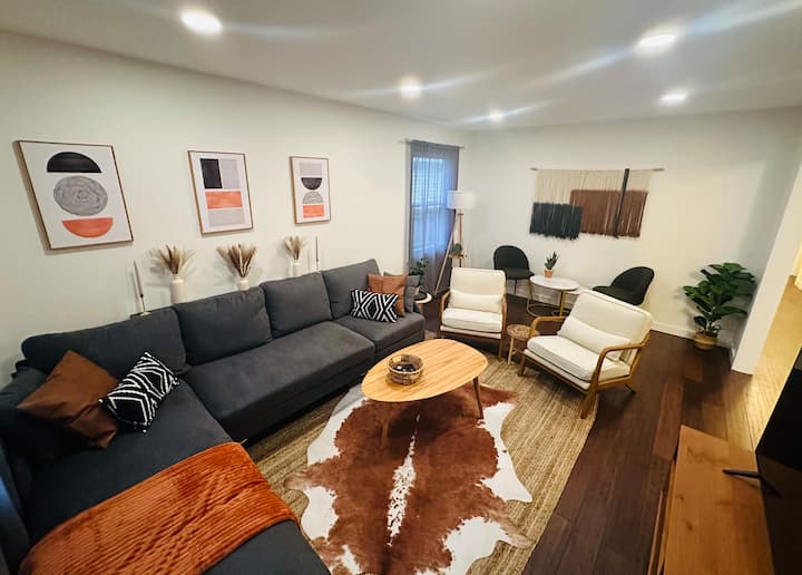 Newly Remodeled, Family Home - Close To Iu Campus - Bloomington, IN