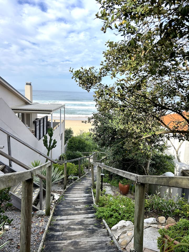 Luxurious Modern Beachfront Escape - Wilderness