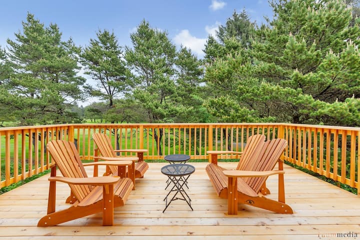 Parkside Beach House | Amazing Location
Mca#50618 - Manzanita, OR