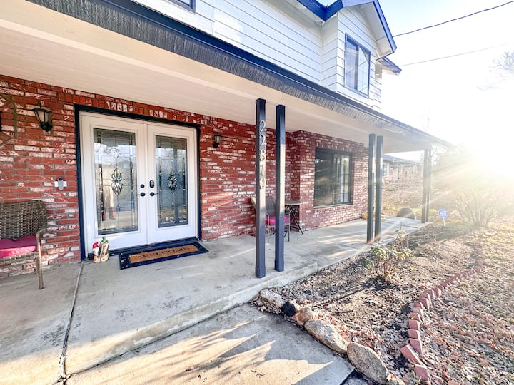 4 Bedroom Tehachapi Home - Tehachapi, CA