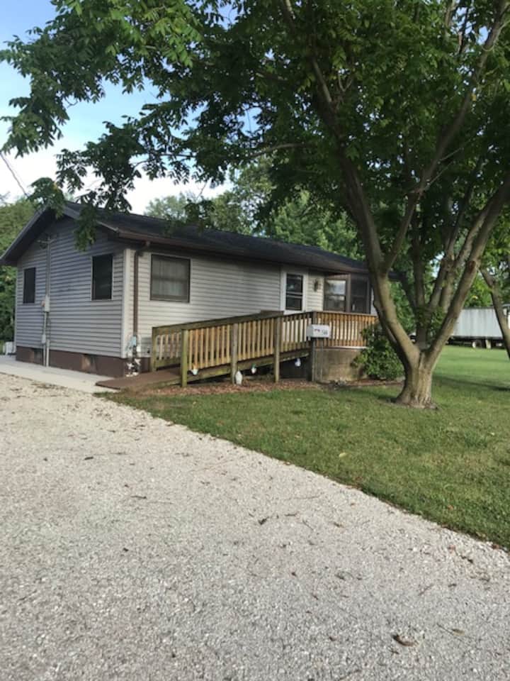 Starved Rock Bungalow - Starved Rock State Park, Oglesby