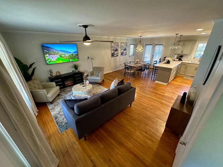 Charming And Cozy Home Away Close To Downtown - Raleigh, NC