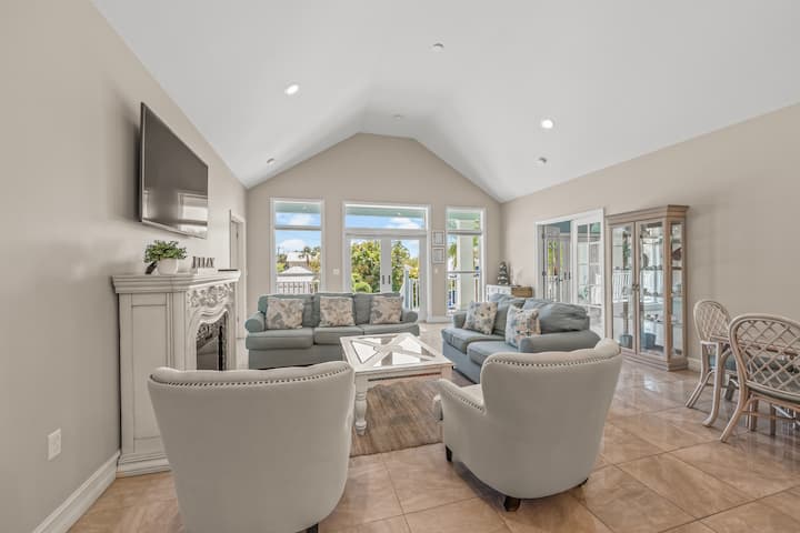 Ami Oasis! Heated Pool~one House To Pine Shops! - Anna Maria