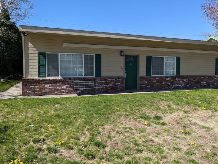 4/2 Downtown Weed House - Mount Shasta