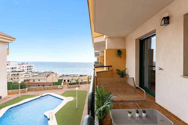 Coastal Comfort 2 Bed, Parking Pool And Terrace - Benalmádena