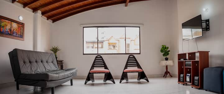 Spacious 4bd Apt. In Laureles - Medellín, Colombia