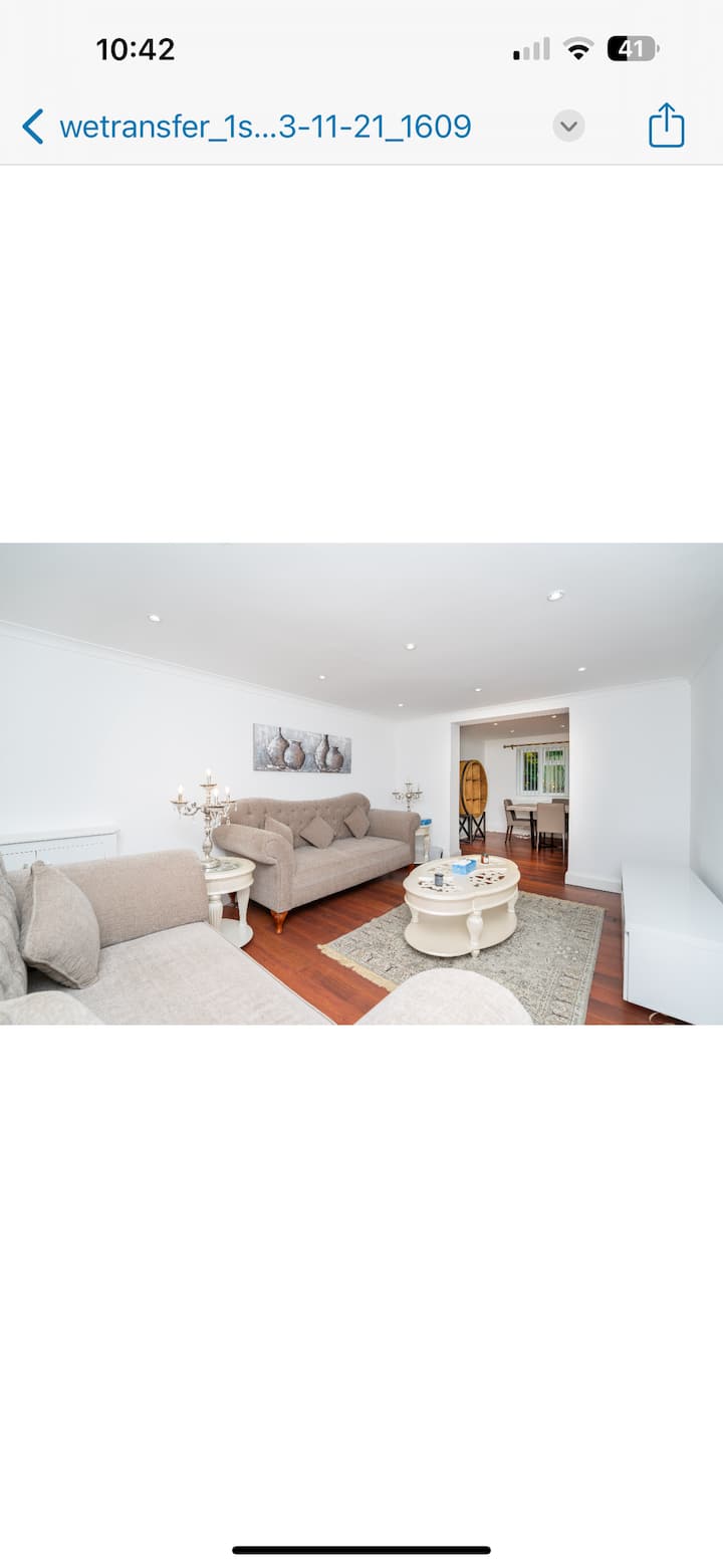 Luxury Semidetached House - Beaconsfield, UK