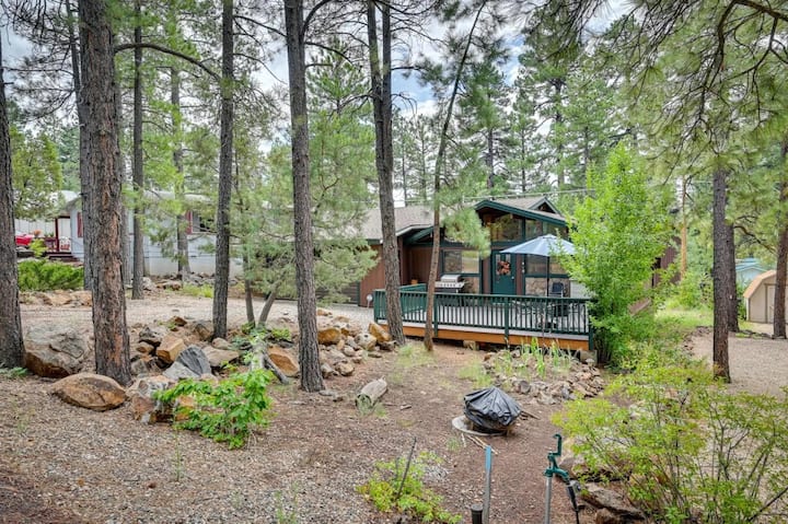 Cabin In The Pines W/ Fireplace - Munds Park, AZ