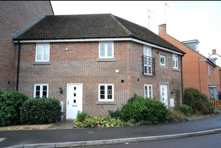 Peaceful Double Room In Ground Floor Maisonnette - Basingstoke