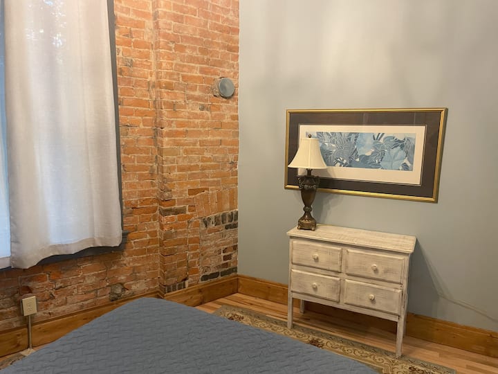 Buddy's Blue Haven - Blue Room - Cincinnati, OH